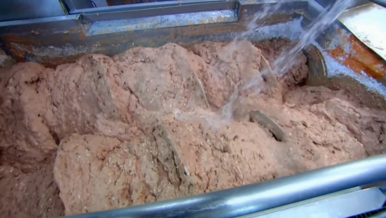 火腿肠制作过程_到底有多恶心-第3张图片-山城妙识