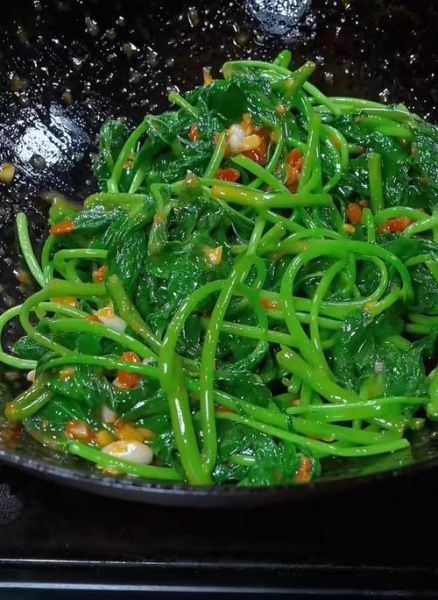 清炒红薯叶怎么炒好吃_清炒红薯叶要焯水吗-第3张图片-山城妙识 清炒红薯叶怎么炒好吃_清炒红薯叶要焯水吗-第3张图片-山城妙识