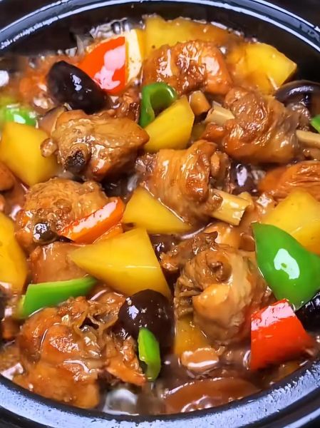 黄焖鸡怎么做好吃_正宗黄焖鸡配方-第1张图片-山城妙识