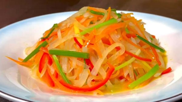 清炒萝卜丝怎么做_清炒萝卜丝用焯水吗-第3张图片-山城妙识 清炒萝卜丝怎么做_清炒萝卜丝用焯水吗-第3张图片-山城妙识