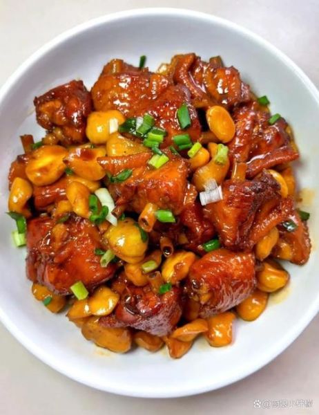 板栗烧鸡怎么做_板栗烧鸡用焯水吗-第1张图片-山城妙识 板栗烧鸡怎么做_板栗烧鸡用焯水吗-第1张图片-山城妙识