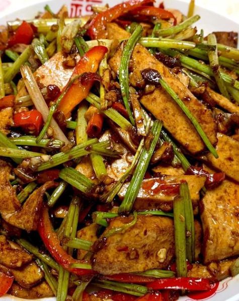 香干炒什么蔬菜好吃_香干和哪些蔬菜搭配更下饭-第3张图片-山城妙识 香干炒什么蔬菜好吃_香干和哪些蔬菜搭配更下饭-第3张图片-山城妙识