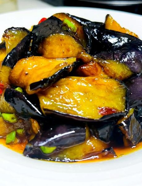 家常茄子怎么做既简单又好吃_茄子不吸油技巧-第1张图片-山城妙识