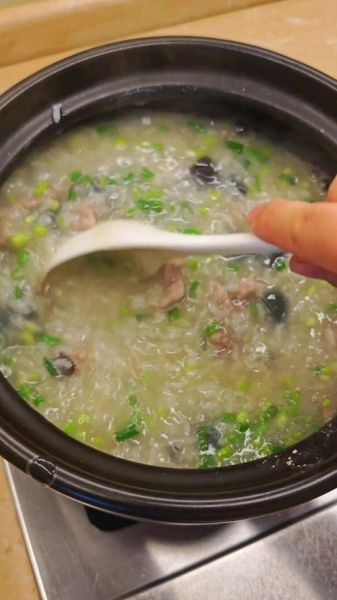 皮蛋瘦肉粥怎么做_皮蛋瘦肉粥需要焯水吗-第2张图片-山城妙识 皮蛋瘦肉粥怎么做_皮蛋瘦肉粥需要焯水吗-第2张图片-山城妙识