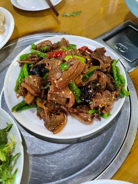 驴肉和什么一起炒好吃_驴肉炒什么配菜最香-第1张图片-山城妙识 驴肉和什么一起炒好吃_驴肉炒什么配菜最香-第1张图片-山城妙识