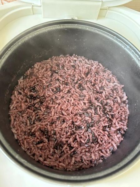 黑米饭要蒸多久才熟_黑米蒸多久能熟-第1张图片-山城妙识 黑米饭要蒸多久才熟_黑米蒸多久能熟-第1张图片-山城妙识