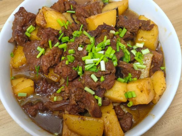 加厘牛肉烧土豆怎么做_咖喱牛肉烧土豆要炖多久-第3张图片-山城妙识