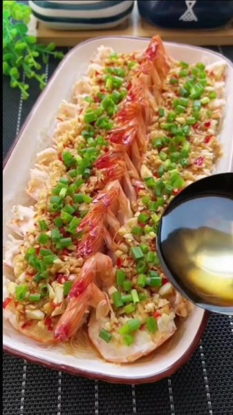 蒜蓉粉丝虾怎么做_蒜蓉粉丝虾家常做法-第2张图片-山城妙识