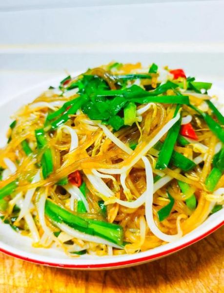 韭菜豆芽炒粉条怎么做_韭菜豆芽炒粉条的家常做法-第1张图片-山城妙识 韭菜豆芽炒粉条怎么做_韭菜豆芽炒粉条的家常做法-第1张图片-山城妙识