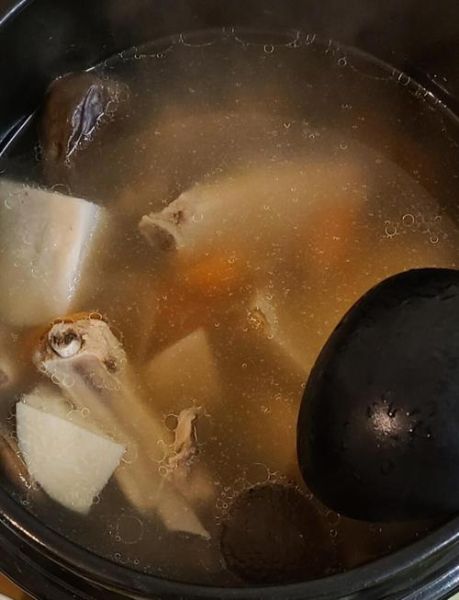 芋头排骨汤怎么炖好喝_芋头排骨汤的家常做法-第3张图片-山城妙识