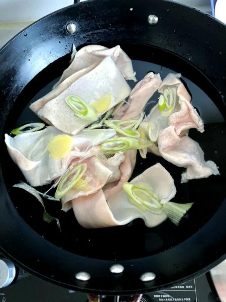 猪皮冻高压锅怎么做_猪皮冻高压锅要多久-第1张图片-山城妙识 猪皮冻高压锅怎么做_猪皮冻高压锅要多久-第1张图片-山城妙识