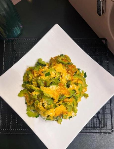 苦瓜炒鸡蛋怎么做不苦_苦瓜炒鸡蛋的营养价值-第1张图片-山城妙识 苦瓜炒鸡蛋怎么做不苦_苦瓜炒鸡蛋的营养价值-第1张图片-山城妙识