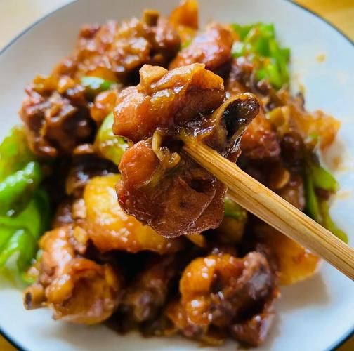 炖鸡翅根怎么做才入味_炖鸡翅根需要焯水吗-第1张图片-山城妙识