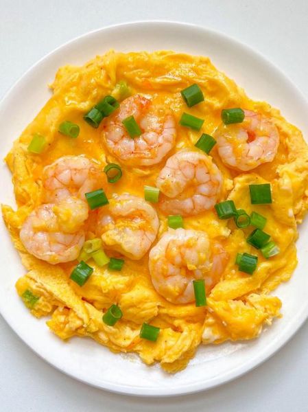 炒虾仁怎么炒好吃又嫩_虾仁嫩滑不老的秘诀-第1张图片-山城妙识