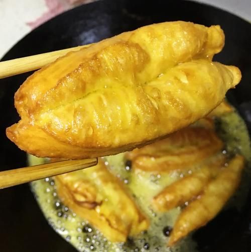 炸小油条的家常做法_油条怎么炸才蓬松酥脆-第1张图片-山城妙识