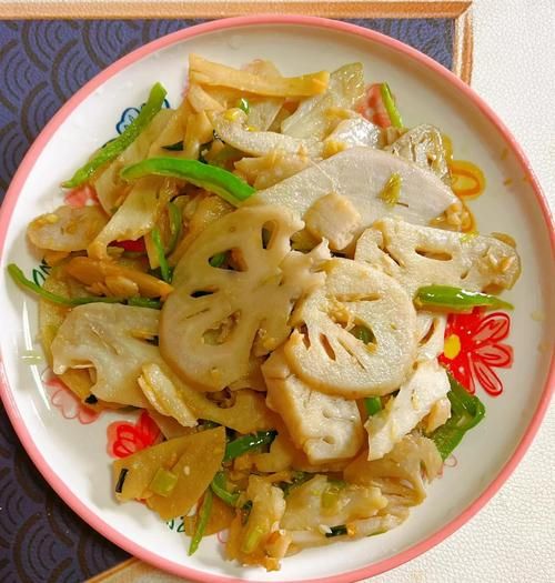 清炒莲藕丝怎么做_莲藕丝炒多久才脆-第2张图片-山城妙识 清炒莲藕丝怎么做_莲藕丝炒多久才脆-第2张图片-山城妙识