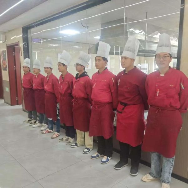 凉菜学徒多久能出师_凉菜学徒要学哪些技能-第1张图片-山城妙识