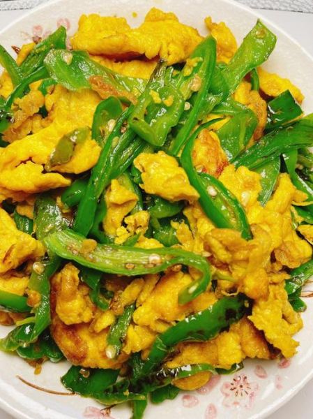 鸡蛋炒青椒怎么做_鸡蛋炒青椒热量高吗-第1张图片-山城妙识