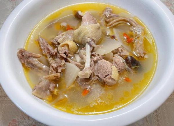 酸萝卜炖老鸭汤怎么做_正宗川味做法-第1张图片-山城妙识