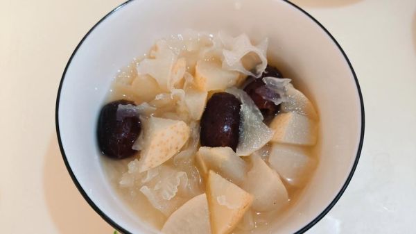 银耳汤怎么做最简单_银耳汤需要泡多久-第3张图片-山城妙识