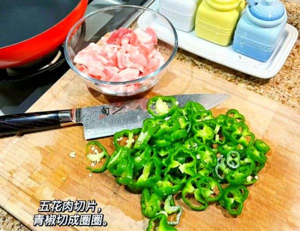 青椒炒肉怎么炒才好吃_青椒炒肉做法步骤-第3张图片-山城妙识