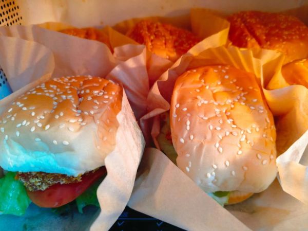 鸡肉汉堡怎么做_家庭版鸡肉汉堡配方-第3张图片-山城妙识