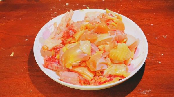 炒鸡肉要不要焯水_焯水后口感会变柴吗-第2张图片-山城妙识 炒鸡肉要不要焯水_焯水后口感会变柴吗-第2张图片-山城妙识