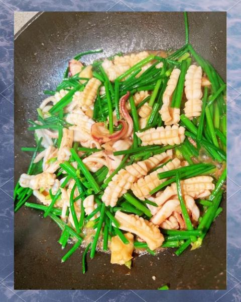 鱿鱼炒韭菜怎么炒才嫩_鱿鱼炒韭菜的家常做法-第2张图片-山城妙识 鱿鱼炒韭菜怎么炒才嫩_鱿鱼炒韭菜的家常做法-第2张图片-山城妙识