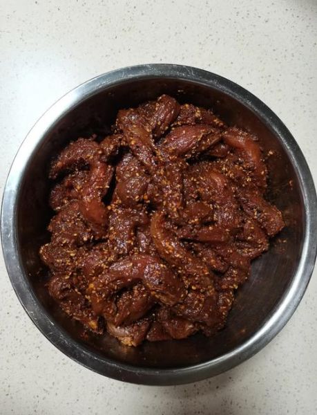 风干自制五香猪肉干怎么做_风干自制五香猪肉干保存多久-第1张图片-山城妙识 风干自制五香猪肉干怎么做_风干自制五香猪肉干保存多久-第1张图片-山城妙识