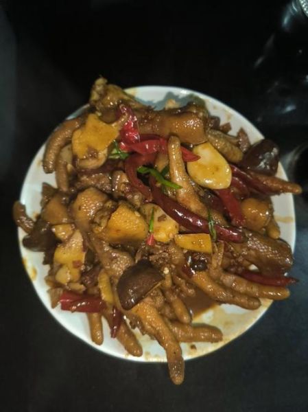 红烧鸡爪怎么做_王刚红烧鸡爪配方-第1张图片-山城妙识