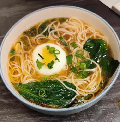 长寿面是什么面_长寿面用哪种面条-第1张图片-山城妙识