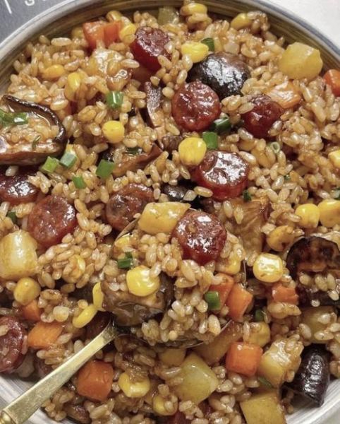 腊肠炒饭怎么做_腊肠炒饭的做法大全-第3张图片-山城妙识