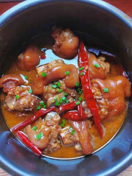 炖肘子怎么做好吃_家常炖肘子做法大全-第3张图片-山城妙识