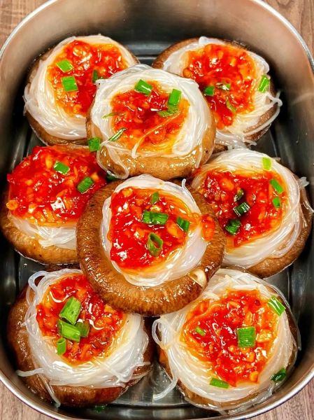 蒜蓉粉丝蒸香菇怎么做_蒜蓉粉丝蒸香菇热量高吗-第2张图片-山城妙识 蒜蓉粉丝蒸香菇怎么做_蒜蓉粉丝蒸香菇热量高吗-第2张图片-山城妙识