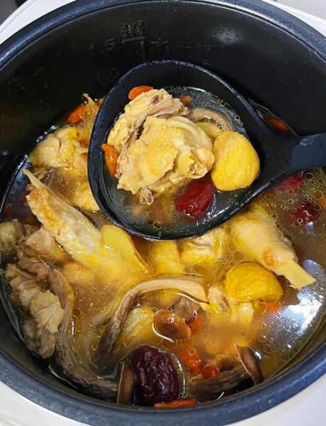 栗子鸡汤和什么材料搭配_栗子鸡汤的功效-第1张图片-山城妙识
