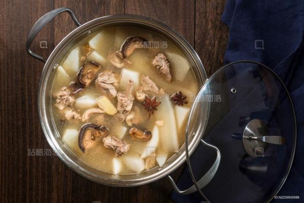 香菇炖鸭汤怎么炖好喝_香菇炖鸭汤的家常做法-第1张图片-山城妙识