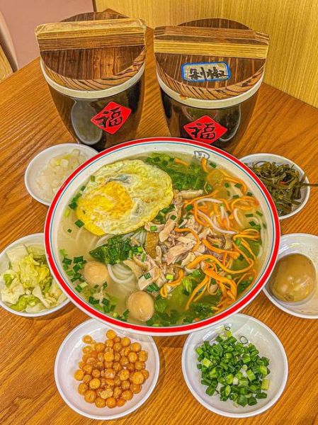 鸡肉米线怎么做_鸡肉米线汤底怎么熬-第1张图片-山城妙识