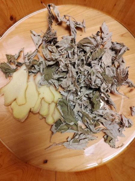 艾叶泡脚多久能排湿_艾叶泡脚排湿反应有哪些-第3张图片-山城妙识