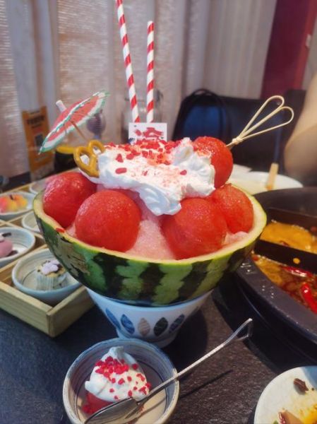 西瓜刨冰怎么做_西瓜刨冰需要什么材料-第1张图片-山城妙识