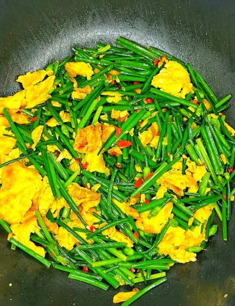 韭菜炒鸡蛋的功效与作用_孕妇能吃吗-第1张图片-山城妙识 韭菜炒鸡蛋的功效与作用_孕妇能吃吗-第1张图片-山城妙识