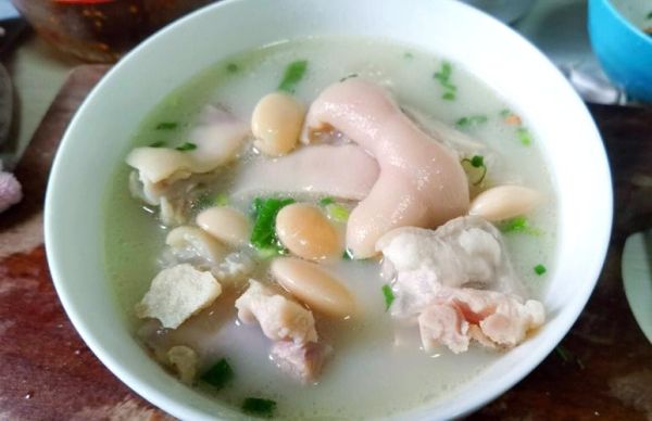 清炖蹄花怎么做_清炖蹄花需要焯水吗-第1张图片-山城妙识