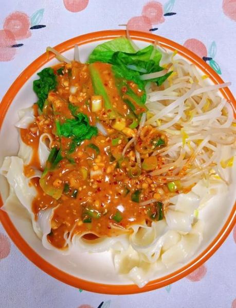 豆芽炒面条怎么做_家常做法窍门-第1张图片-山城妙识