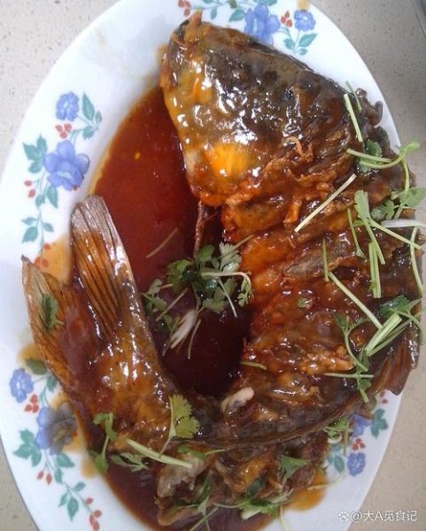 东北家常炖鲤鱼怎么做_东北家常炖鲤鱼窍门-第2张图片-山城妙识