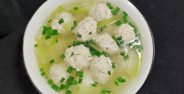 冬瓜豆腐丸子汤怎么做_冬瓜豆腐丸子汤的家常做法-第1张图片-山城妙识 冬瓜豆腐丸子汤怎么做_冬瓜豆腐丸子汤的家常做法-第1张图片-山城妙识