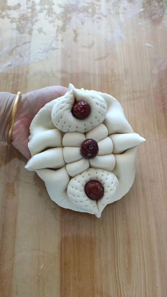 花样枣馒头怎么做_花样枣馒头蒸多久-第3张图片-山城妙识 花样枣馒头怎么做_花样枣馒头蒸多久-第3张图片-山城妙识