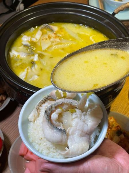 鱼汤泡饭怎么做才正宗_鱼汤泡饭用什么鱼最好-第3张图片-山城妙识
