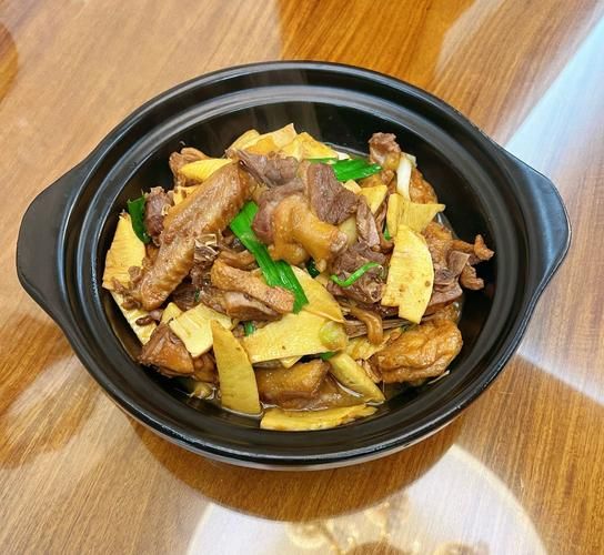 鸭子炖冬笋的营养价值_适合什么人吃-第1张图片-山城妙识