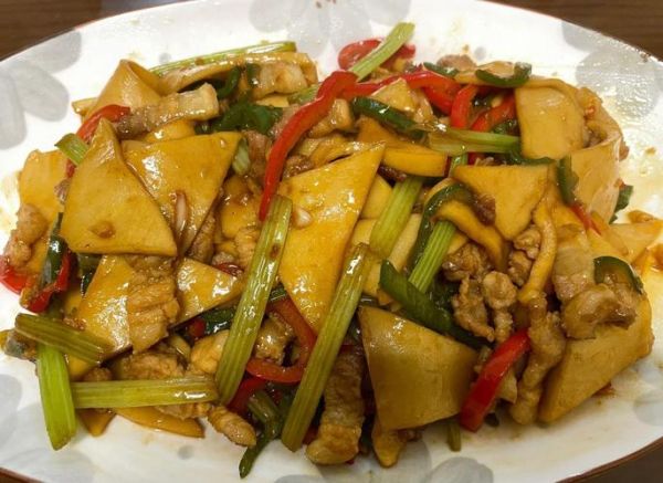 千叶豆腐怎么炒才好吃_家常辣炒千叶豆腐的做法-第1张图片-山城妙识