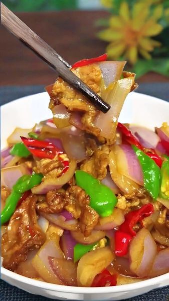 洋葱炒肉片怎么做_洋葱炒肉片用哪个部位肉-第1张图片-山城妙识