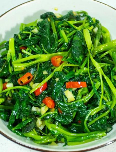 空心菜怎么炒好吃不黑_空心菜炒不变黑的技巧-第1张图片-山城妙识